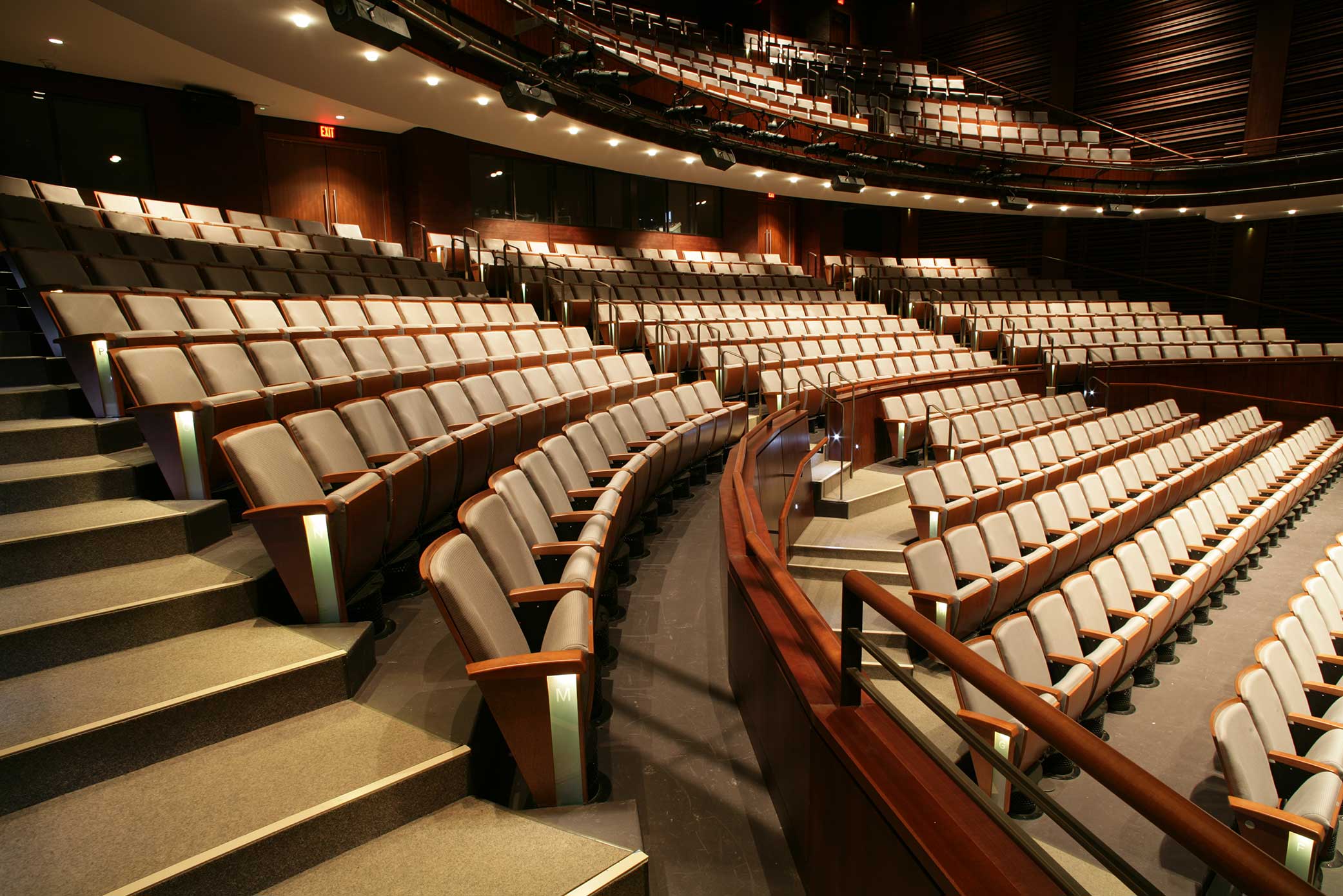 Sidney Harman Hall (Shakespeare Theatre Company) - Fisher Dachs Associates